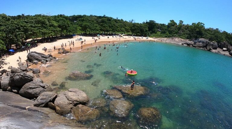 Praia do Morro em Guarapari: Guia Completo e Atualizado